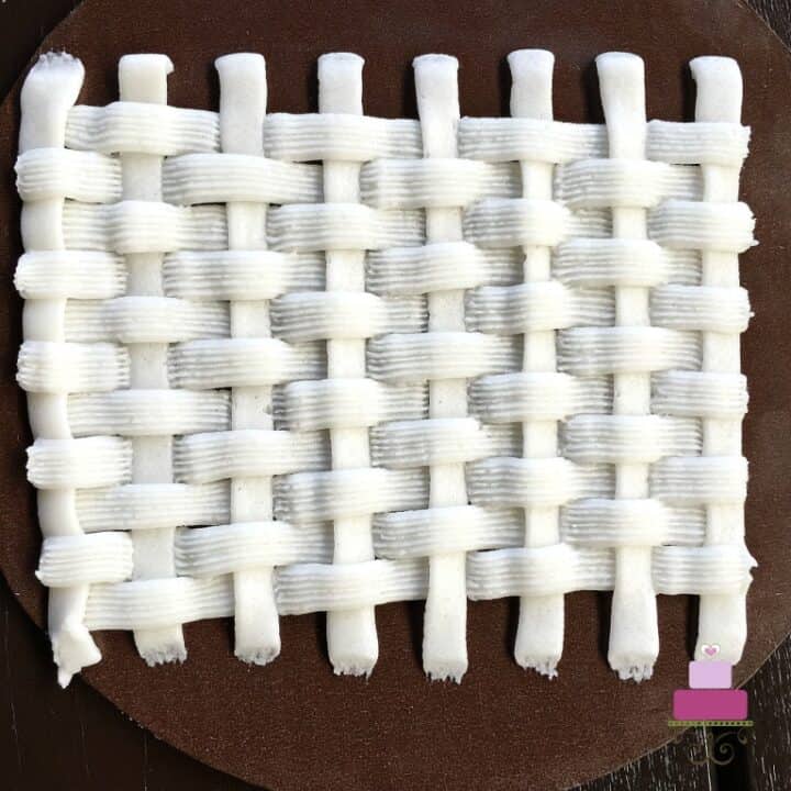 Buttercream Basket Weave Cake Decorating (How to Make) | Decorated Treats