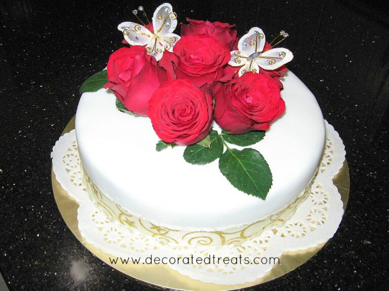 How to Decorate Cake Boards Like a Pro (5 Easy Ideas) | Decorated Treats