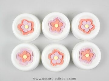 Fondant Flowers for Cakes (with Stems and Leaves) | Decorated Treats