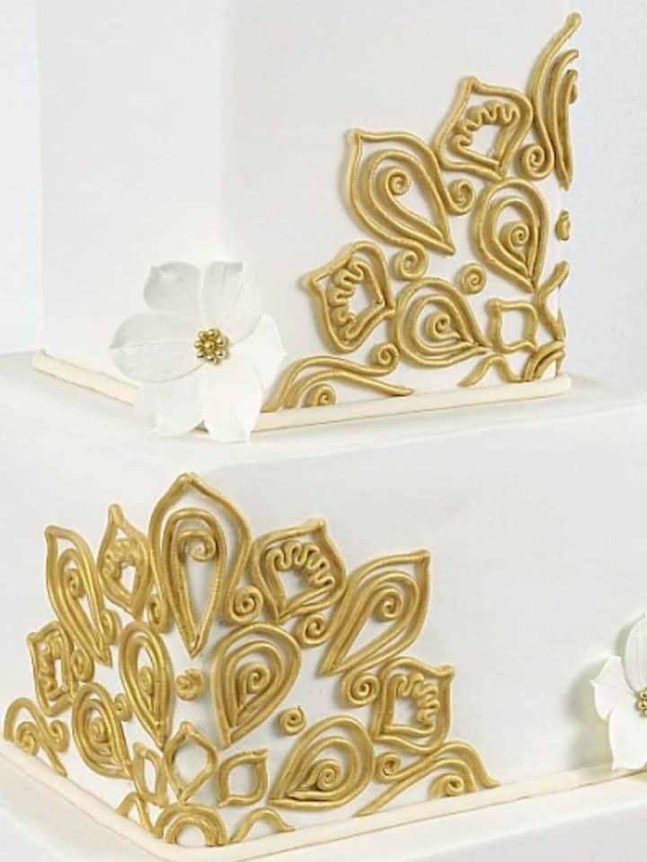 Fondant Hearts without Cutters - A Step by Step Tutorial - Decorated Treats