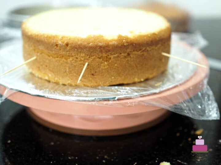 How to Level a Cake and How to Layer a Cake | Decorated Treats