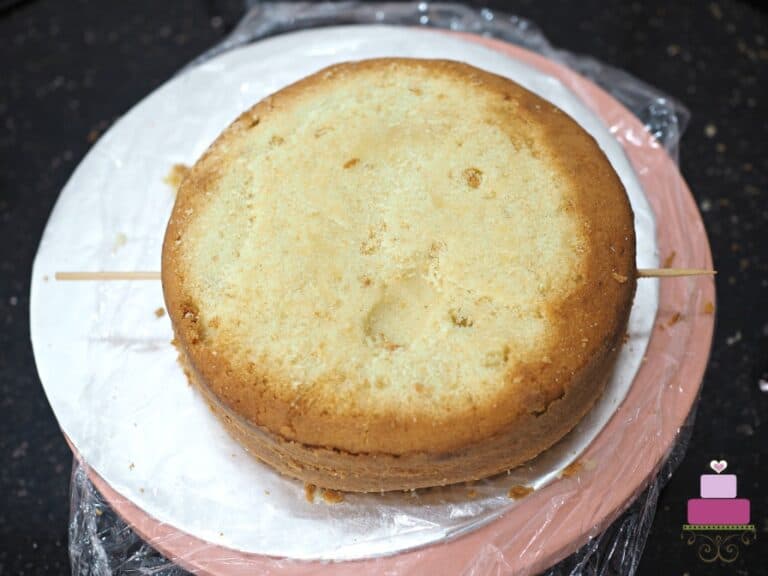 How to Level a Cake and How to Layer a Cake | Decorated Treats