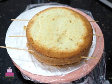 How to Level a Cake and How to Layer a Cake | Decorated Treats