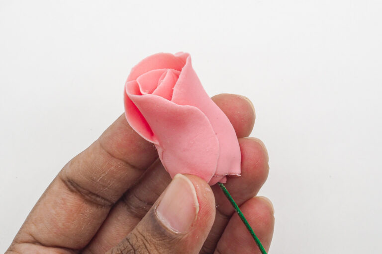 Gum Paste Rose Tutorial (How to Make) | Decorated Treats