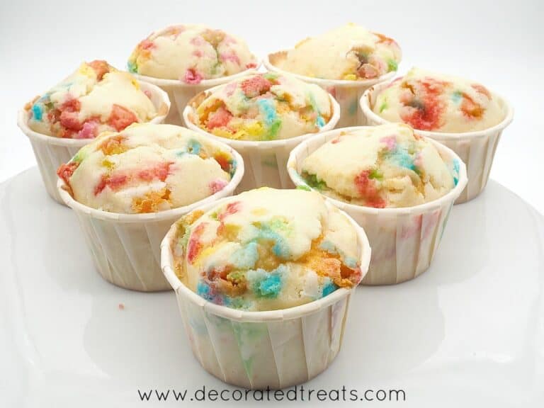 How to Decorate Cupcakes with Sprinkles | Decorated Treats