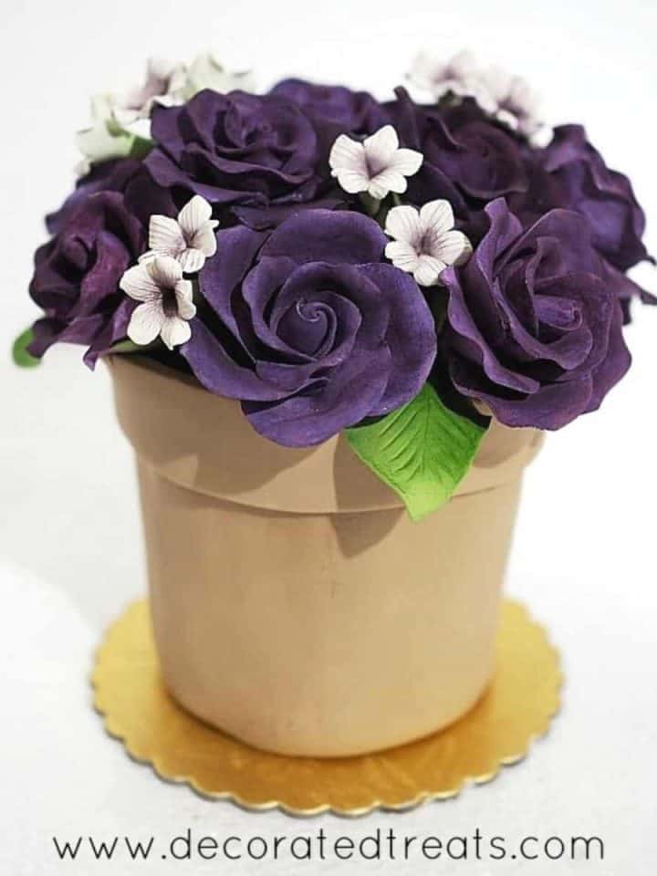 3D Cakes (Recipes & Decorating Guide) | Decorated Treats