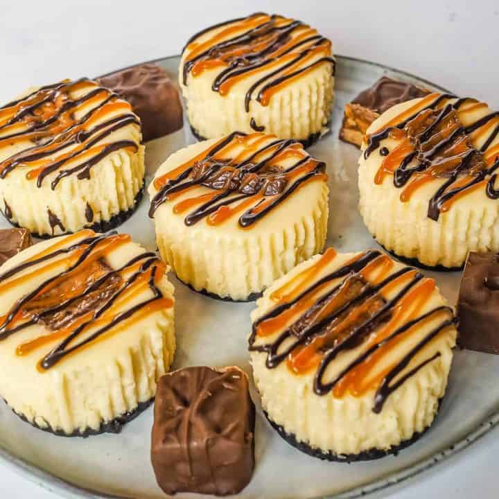 Mini Snickers Cheesecake (simply the BEST!) | Decorated Treats
