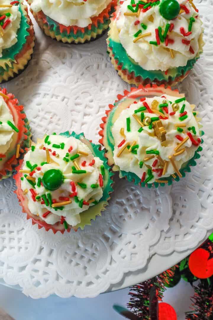 Mini Christmas Cheesecake (Perfect Festive Treats) | Decorated Treats