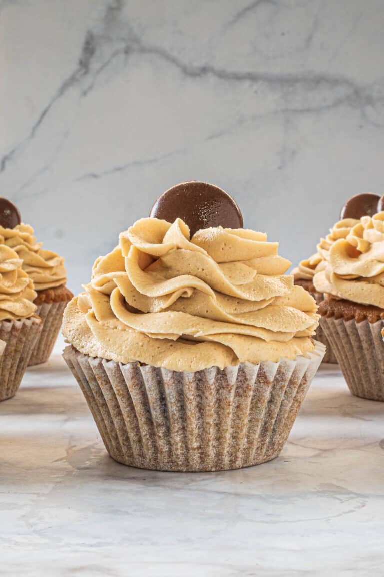 Coffee Cupcakes with Coffee Buttercream | Decorated Treats