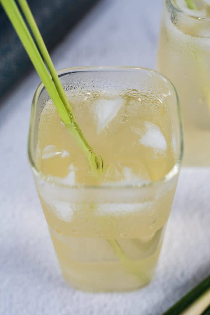 Lemongrass Pandan Tea (Easy & Perfectly Refreshing!) | Decorated Treats