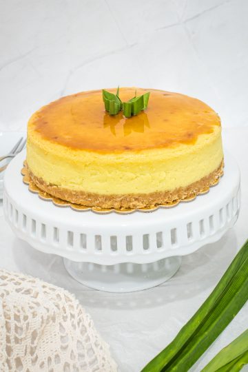 Pandan Cheesecake (Perfectly Baked & The Creamiest Ever!) | Decorated ...