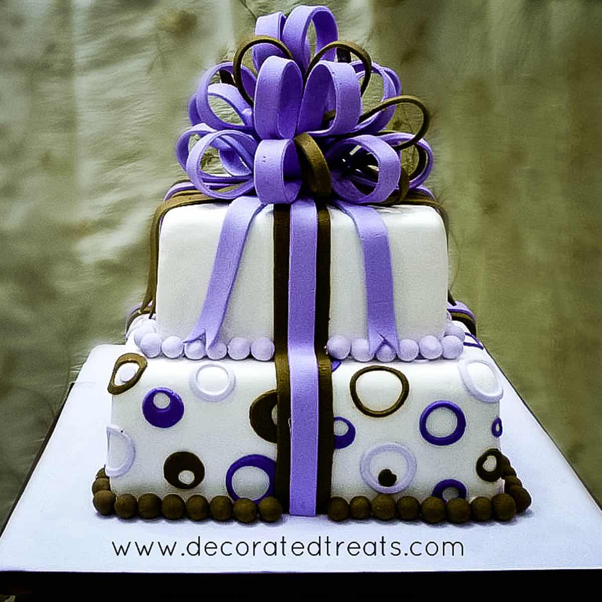 Cake Decorating Tips and Techniques | Decorated Treats