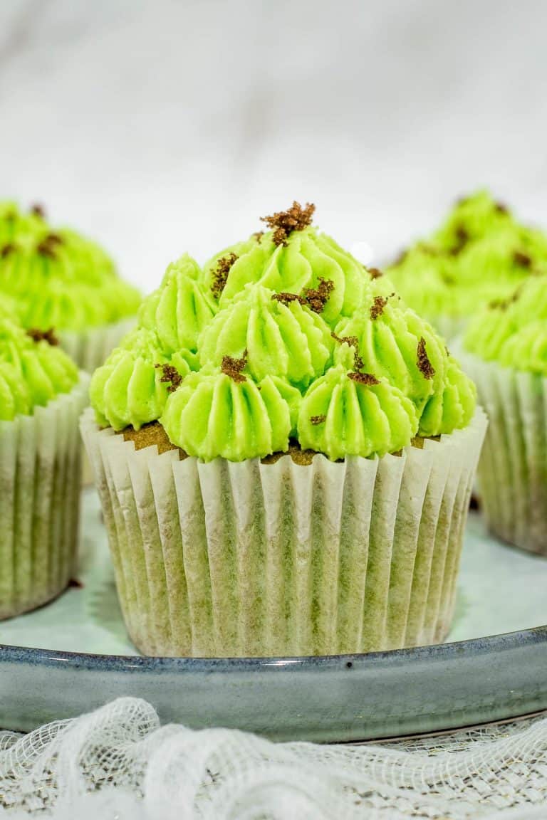 Pandan Cupcakes with Pandan Buttercream | Decorated Treats