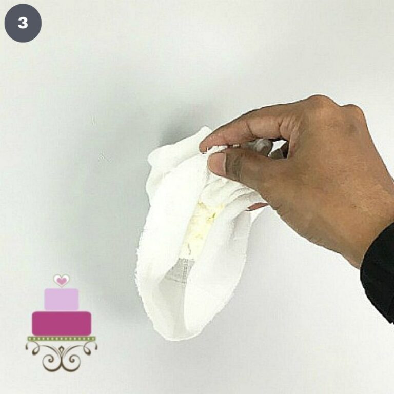 DIY Fondant Dusting Pouch (Dusting Bag) | Decorated Treats